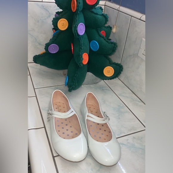 christie & jill | Shoes | Christie And Jill Girls Shoe Size 4 | Poshmark